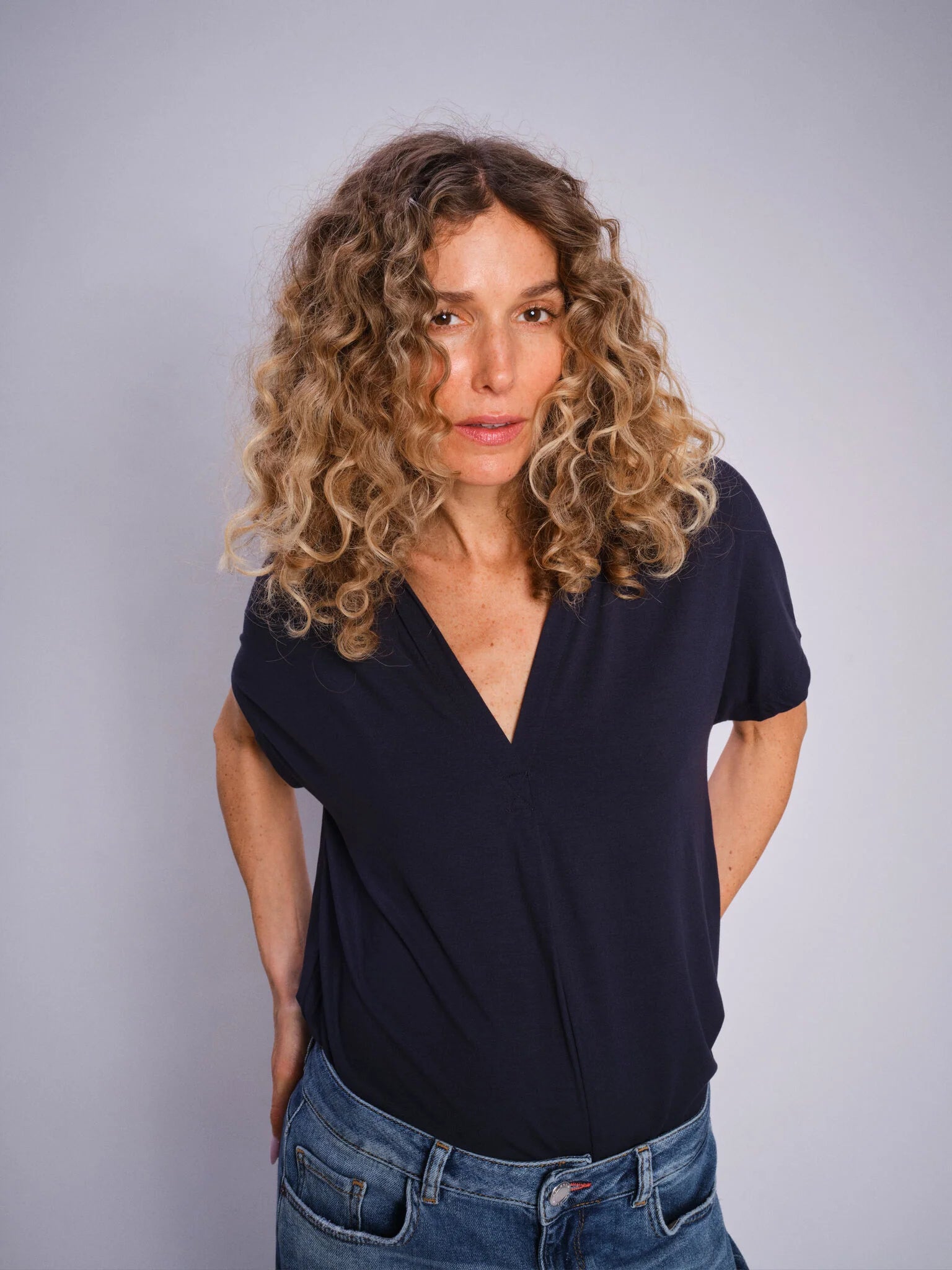 Mos Mosh I Shira Tee I Salute Navy – Dutch Hideout